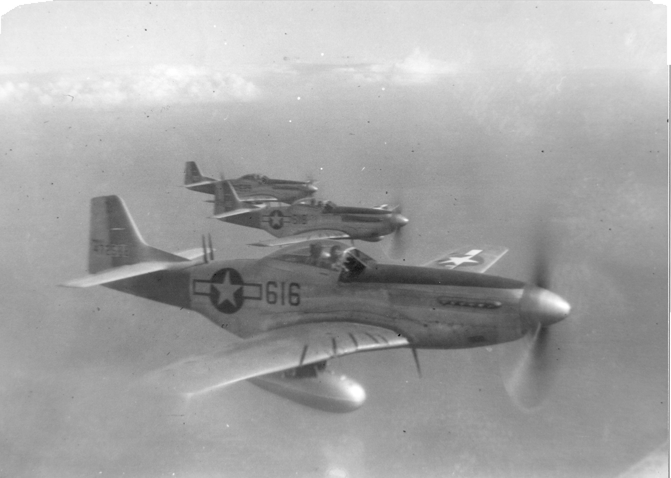 Decal Review: DKdecals P-51D Mustang VLR Units Iwo Jima 1945 (48029 ...
