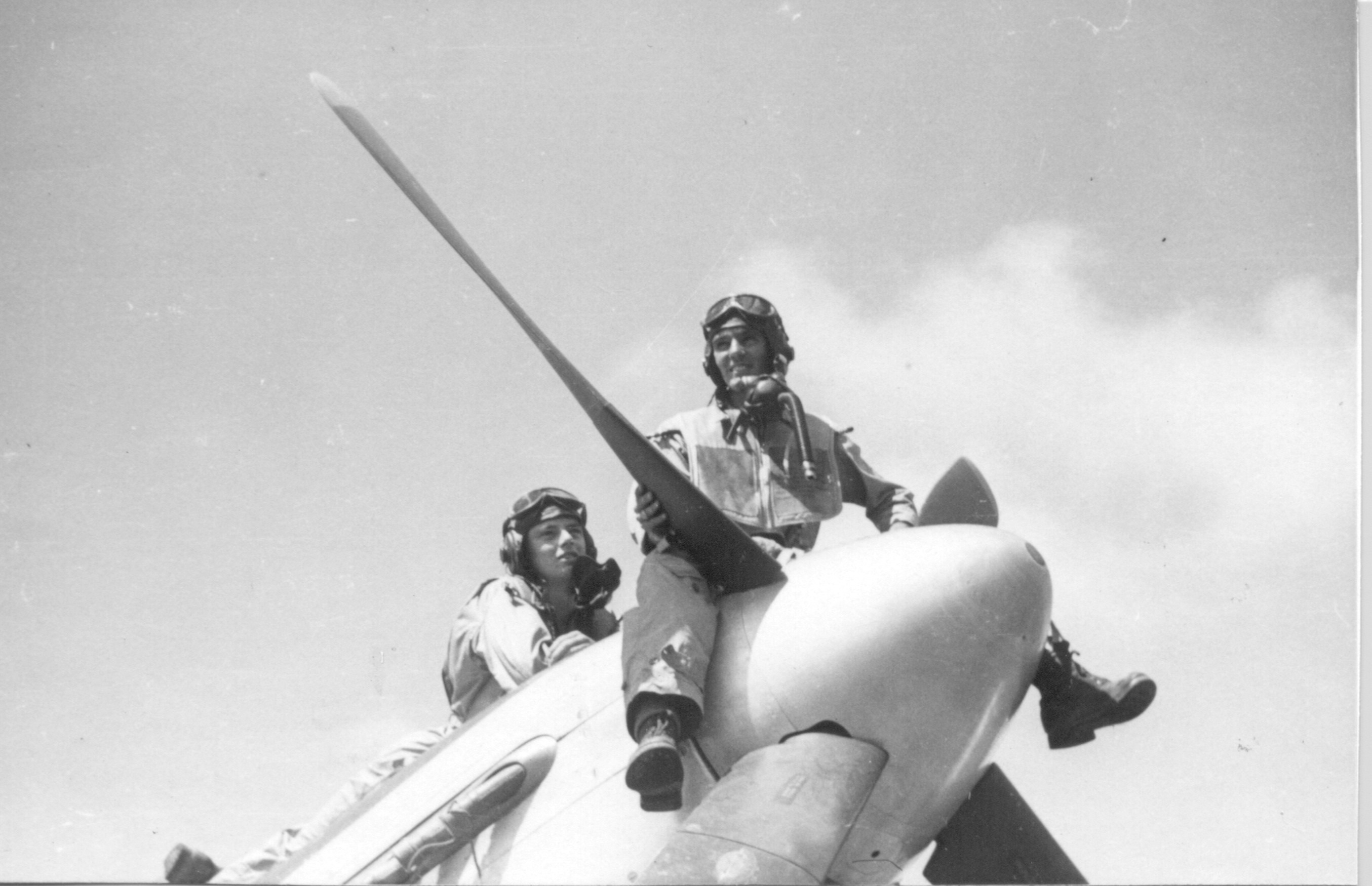 In Memory of Robert “Bob” Amburn Gourley, 462nd Fighter Squadron, 506th ...