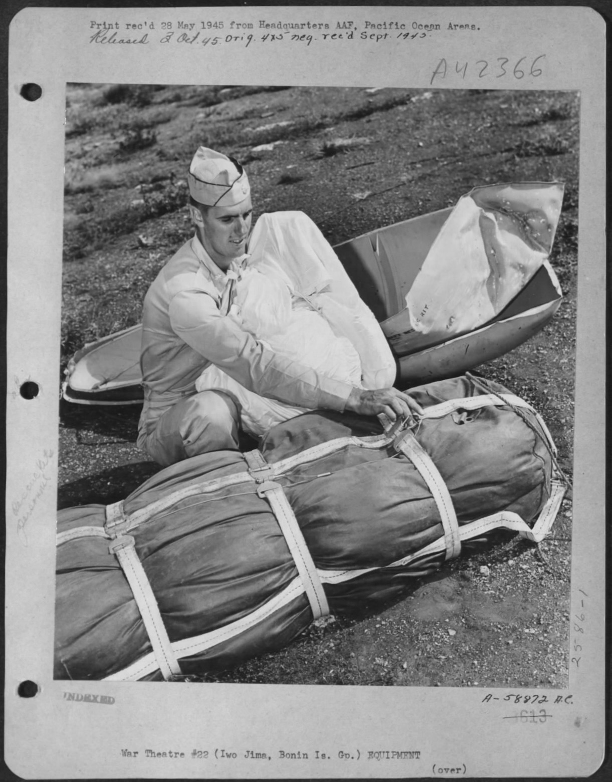 Photo(s) of the Week; Life Raft Rescue Kit – Iwo Jima Models